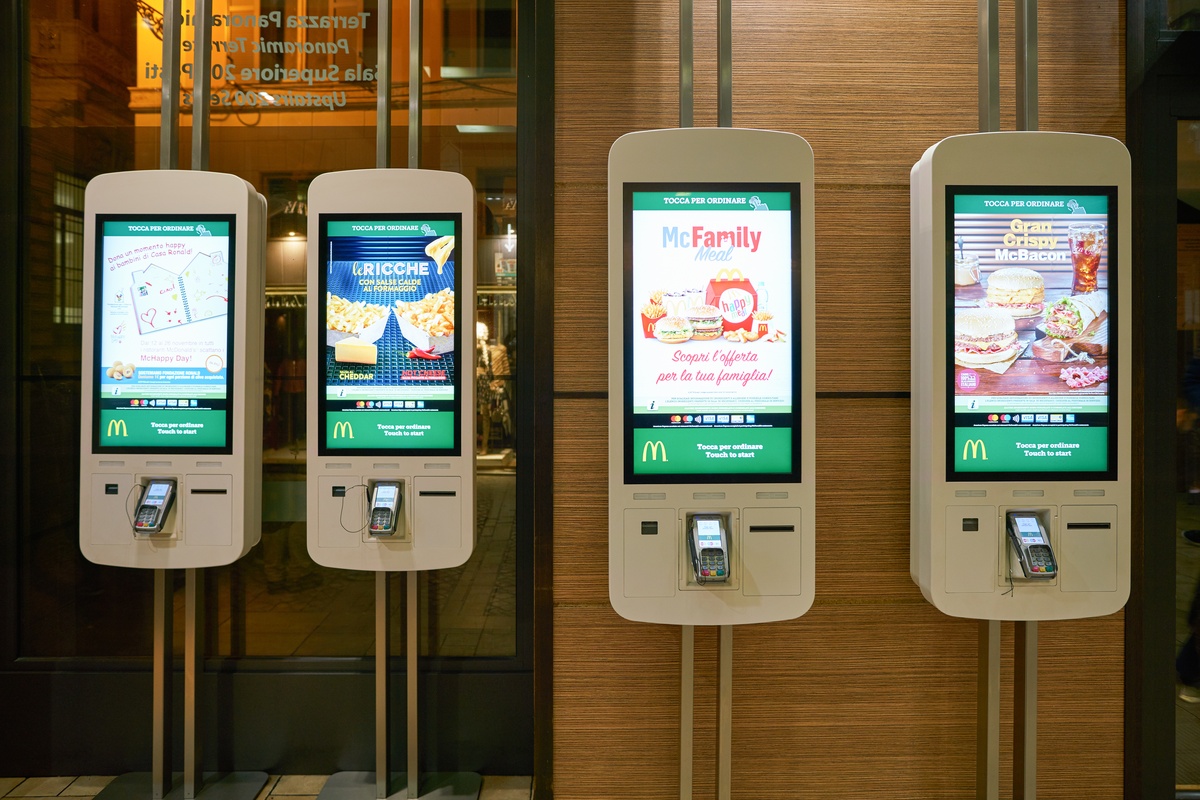 Self Service Technology: Examples & 6 Groundbreaking Facts